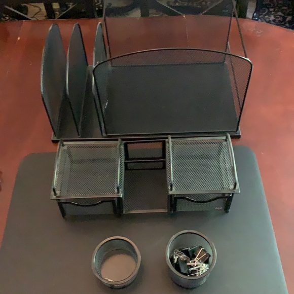 Staples | Office | Lot Of Staples Desk Organizers Black Wire Mesh ...